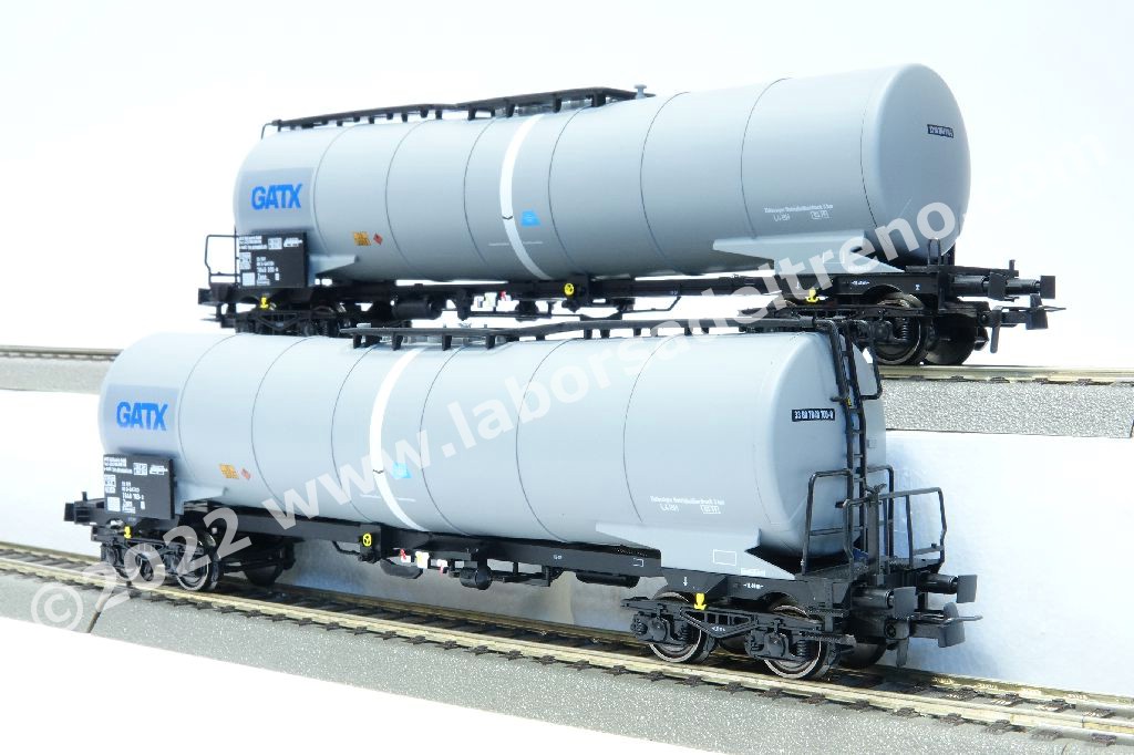 B-models - VB-81065 Coppia carri cisterna a carrelli DB AG noleggiate GATX, livrea grigio chiaro ...