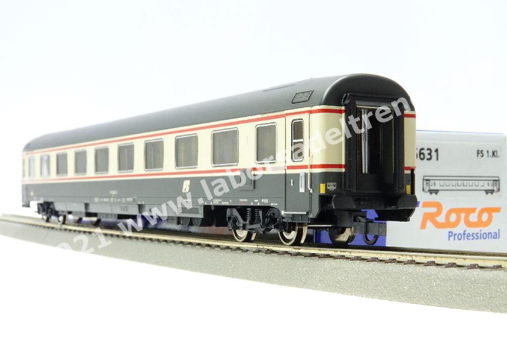 Roco - 45631 Carrozza Gran Confort a scompartimenti di 1a cl. FS, livrea grigio/avorio, logo ...