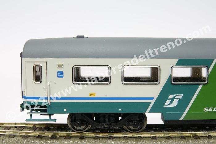 Acme - 16022 Carrozza Self Service delle FS, livrea XMPR con fascia ...