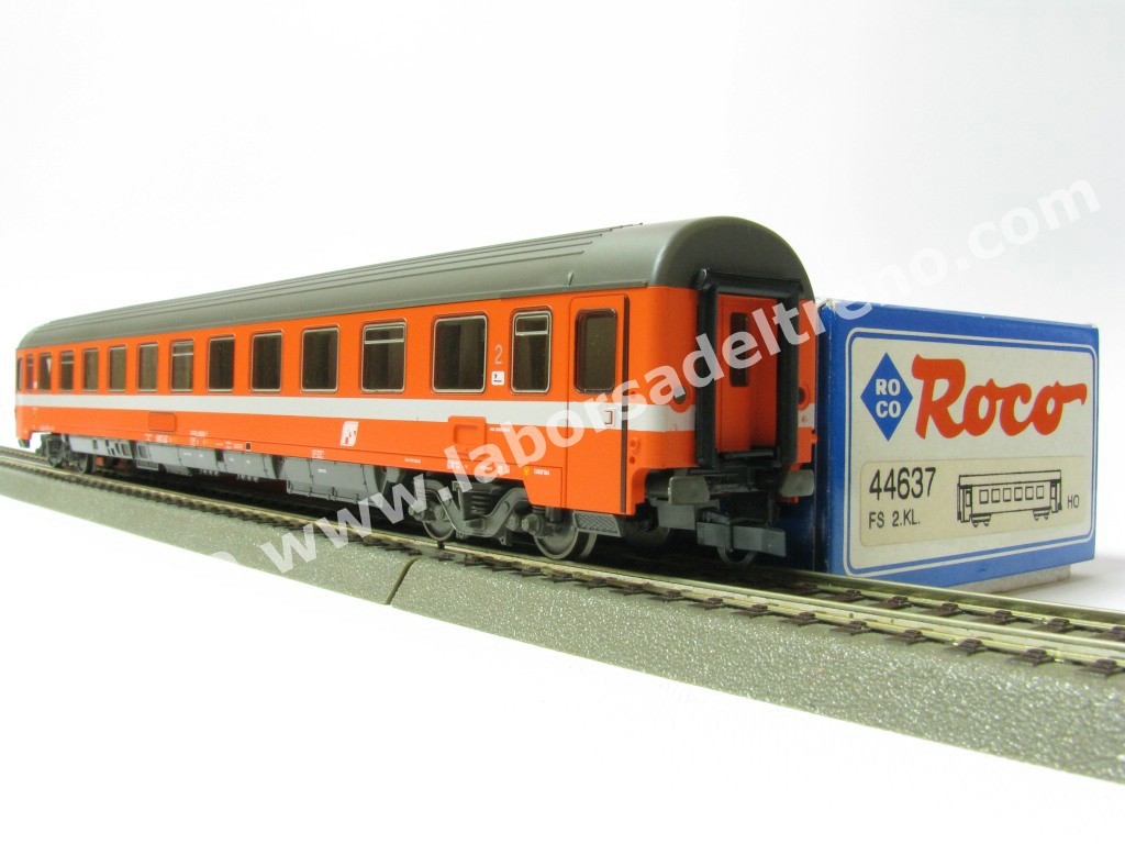 Roco - 44637 Carrozza Eurofima di 2a cl. FS, livrea arancio con fascia ...