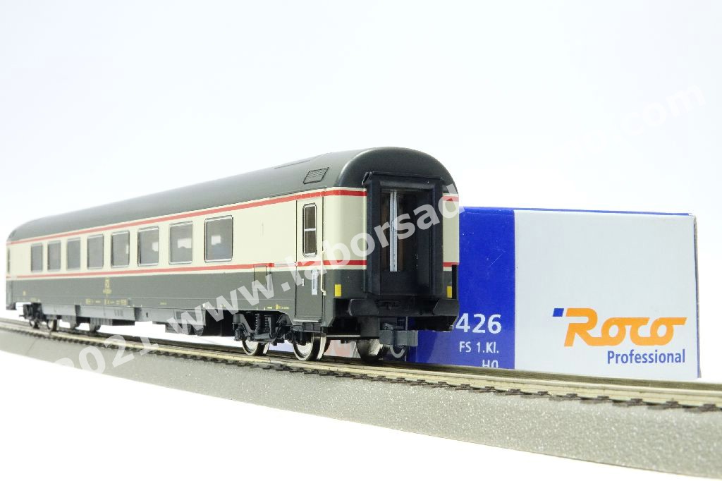 Roco - 45426 Carrozza passeggeri di 1a cl. FS tipo Gran Confort a salone, livrea Gran Confort ...