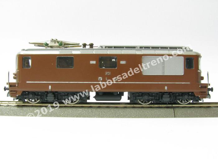 Hag - 181 Locomotiva elettrica BLS, Re 4/4 162, monopantografo epoca IV