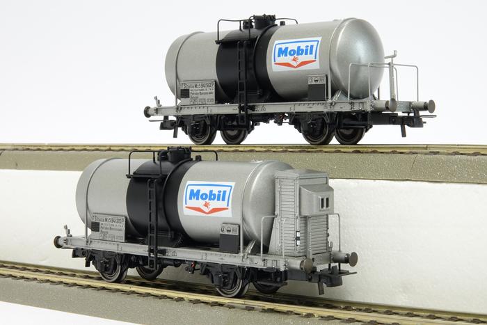 Rivarossi - HR6607 Coppia carri serbatoio a due assi FS Italia tipo M3 con garitta e senza ...