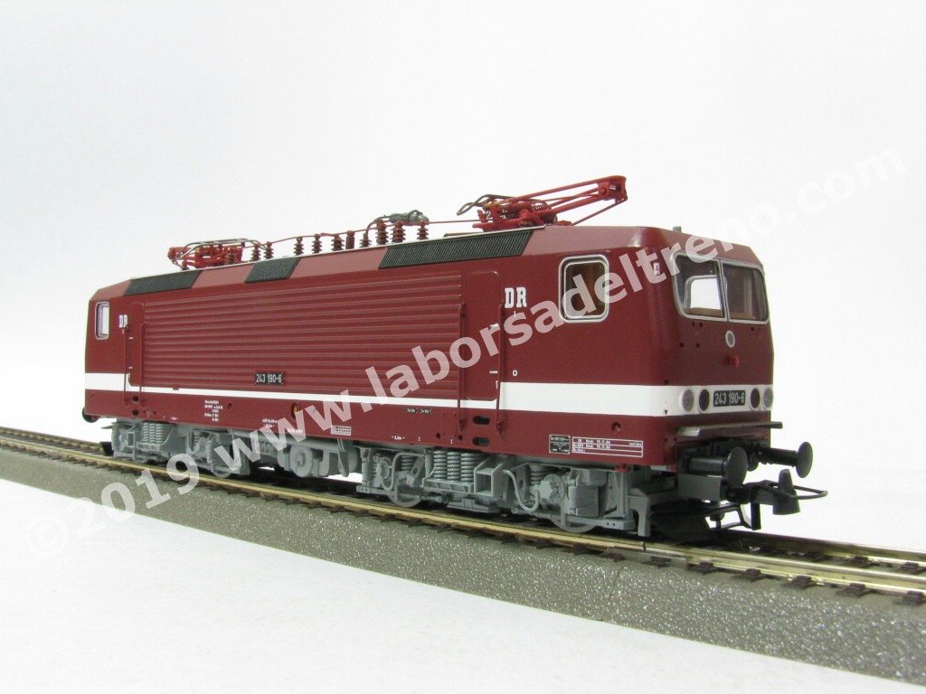 Roco - 73328 Loco el. Br 243 delle DR, livrea rossa, ep. IV/V