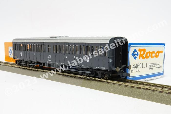 Roco - 44691.1 Carrozza FS tipo centoporte, 2a classe, B 36090, livrea ...