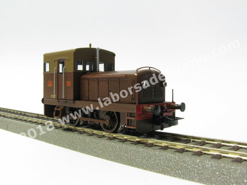Liliput - 112325 Loco diesel Badoni D 150.001 delle FS, livrea castano ...