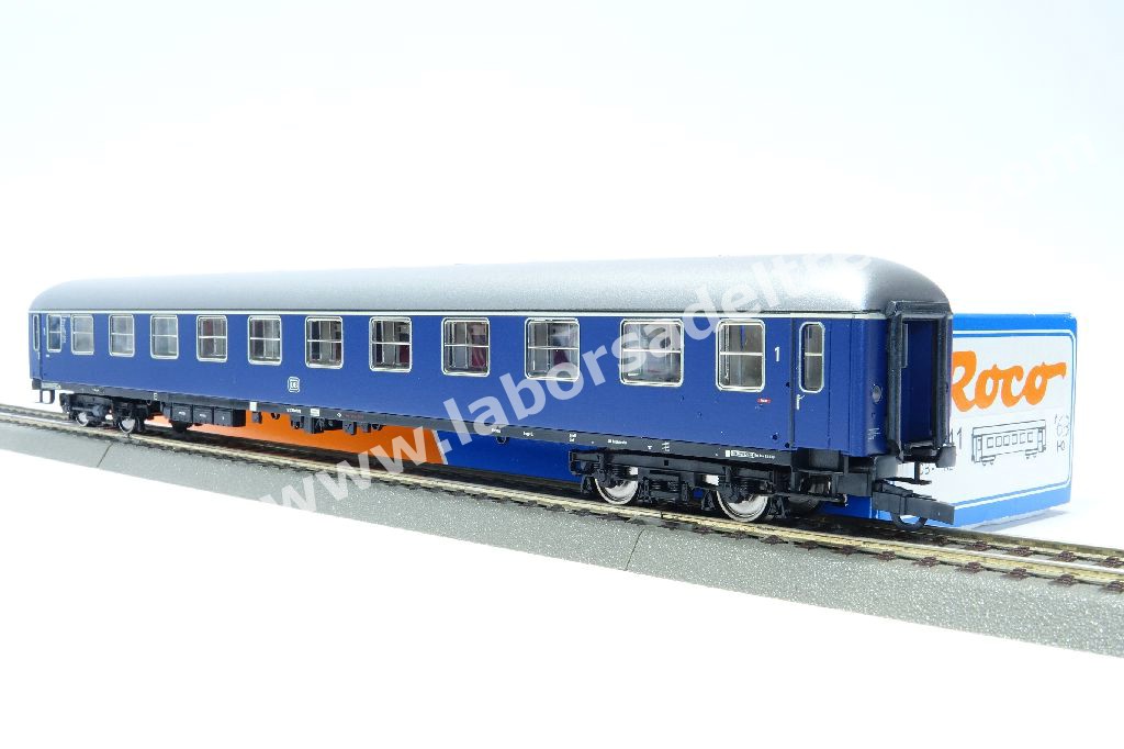 Roco - 44741 Carrozza tipo X di 1a cl. DB, livrea blu, riga gialla, ep. III