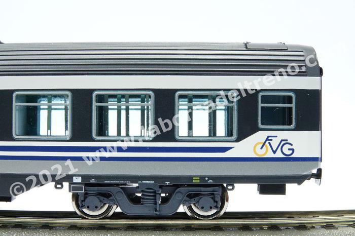 Vitrains - 1136 Set 2 carrozze MDVC, livrea DTR trasporto bici, logo ...