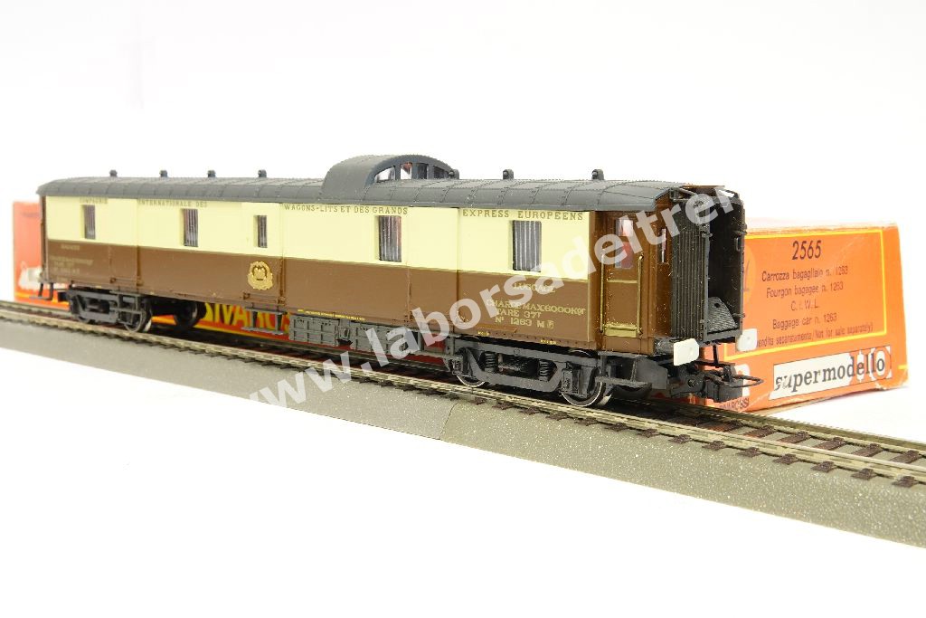 Rivarossi - 2495 Furgone CIWL n. 1283 M, INTRAFLUG, livrea crema ...