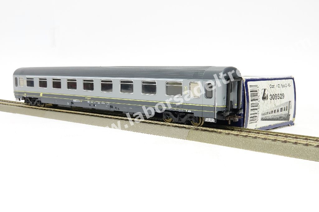 Lima - 309529 Carrozza tipo Z1 di 1a cl. FS, livrea bigrigio con filetti gialli, logo inclinato ...