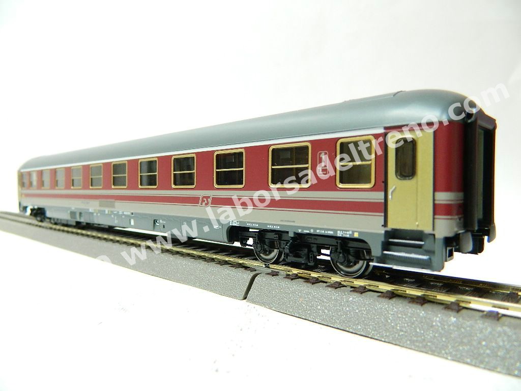 Acme - 50711 Carrozza tipo X 1970 di 1a cl. FS, livrea grigio/rosso fegato, logo inclinato ...