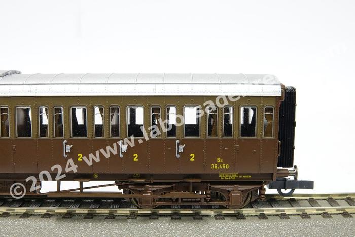 Roco - 44690 Carrozza 100 p. 2^ classe FS, livrea castano/isabella, ep. III