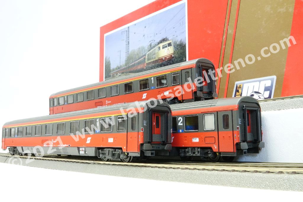 Acme - 90125 Set 1 EC Johann Strauss delle OBB con 2 x 1a cl. e una 2a cl. tipo EC89, livrea ...