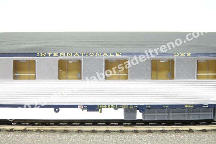 Acme - 50104 Carrozza letti tipo P delle FS, livrea inox, soffietti di ...