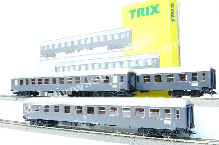 Trix - 23414 Set 3 carrozze tipo X FS 'Riviera Express' con due 2a cl ...
