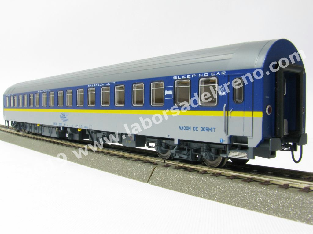 Amintiri - 20051 Carrozza tipo T2S delle Ferrovie Rumene CFR, livrea ...