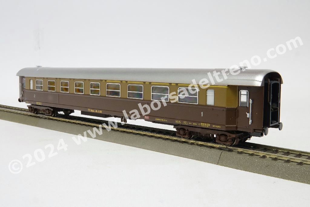Acme - 50136 Carrozza passeggeri FS, tipo 1957, ABz 64210, mista 1a/2a ...
