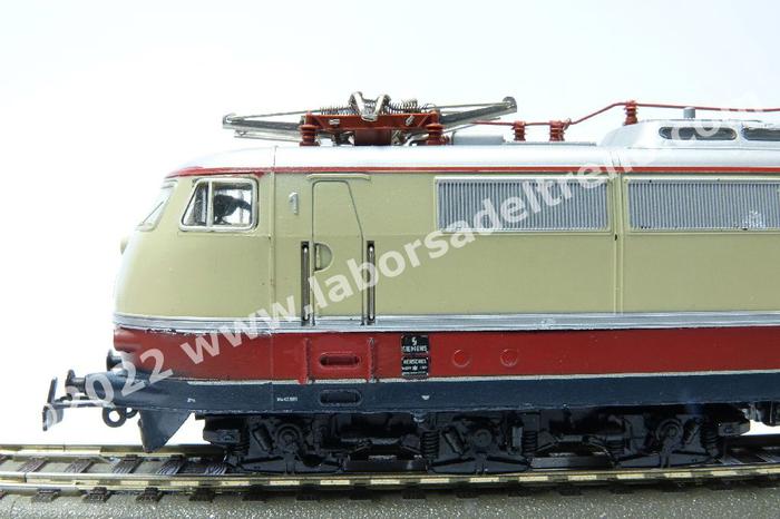 Marklin - 3053.2 Loco el. Br 103 002 (ex E03) delle DB, livrea TEE, ep. IV - prod. 1969