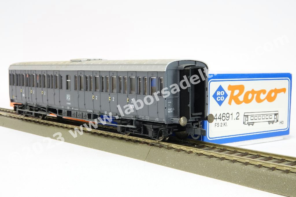 Roco - 44691.2 Carrozza FS tipo centoporte, 2a classe, B 36482, livrea ...