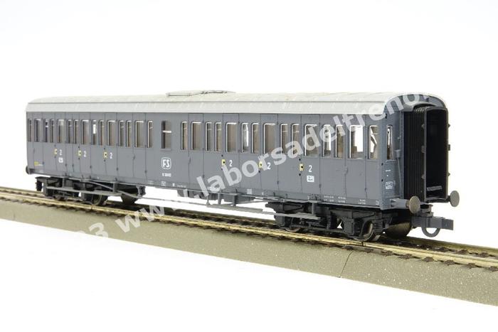 Roco - 44691.2 Carrozza FS tipo centoporte, 2a classe, B 36482, livrea ...