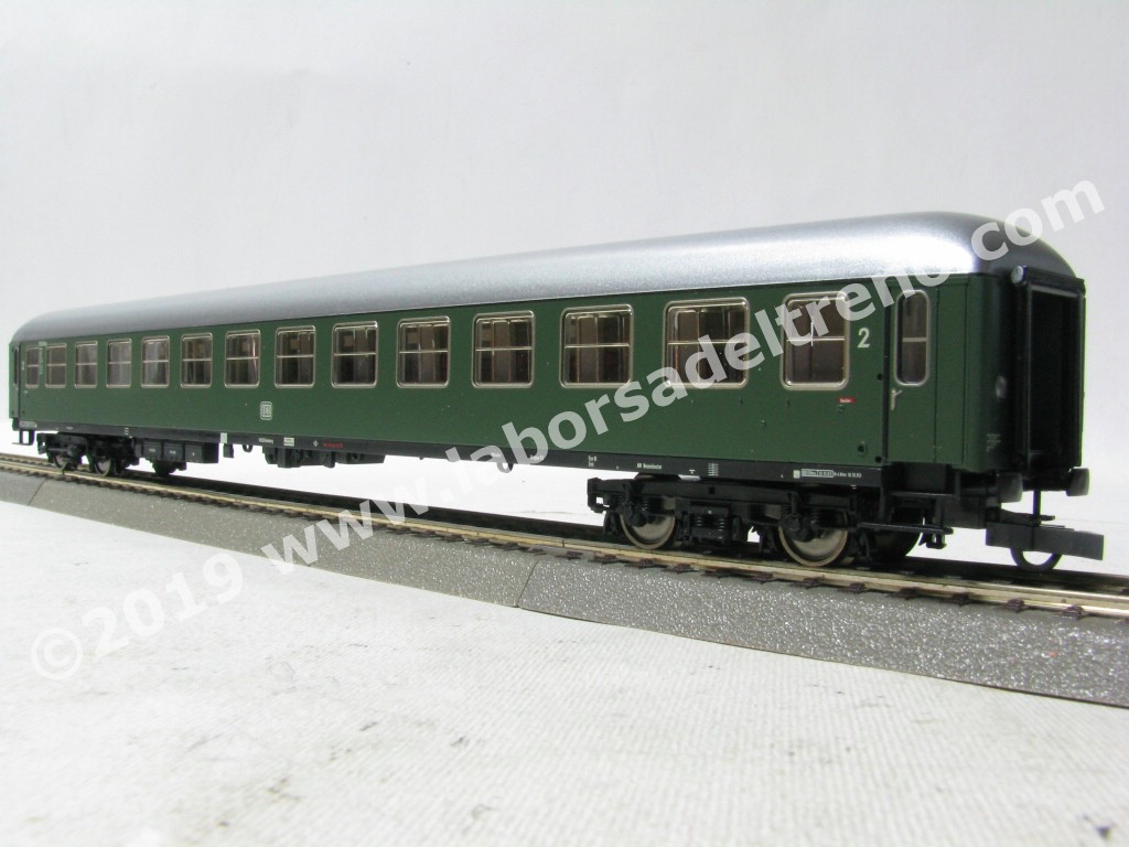 Roco - 44740 Carrozza tipo X di 2a classe DB, livrea verde, ep. III