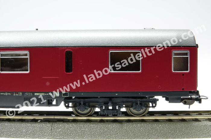 Roco - 44745 Carrozza ristorante WRmz delle DB, livrea Kakadu blu/rossa ...