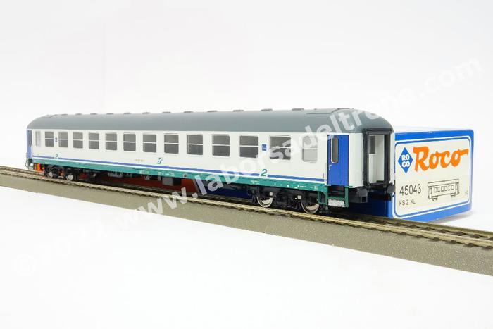 Roco - 45043 Carrozza tipo X di 2a cl. FS, livrea XMPR, logo Trenitalia, carrelli MD50, ep. V