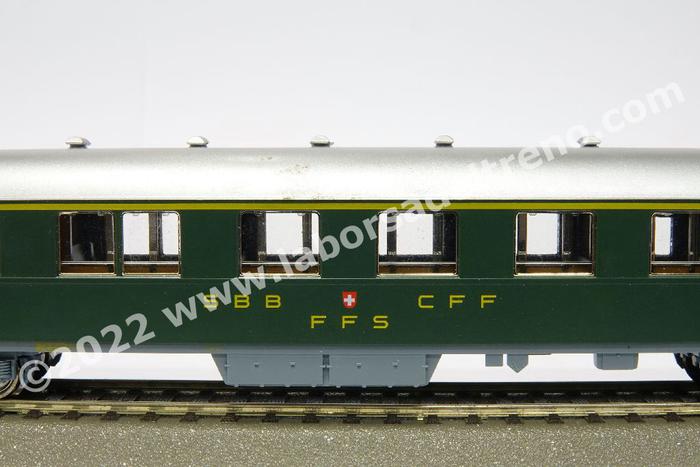 Roco - 44880 Carrozza passeggeri a carrelli SBB, tipo RIC Sthalwagen ...