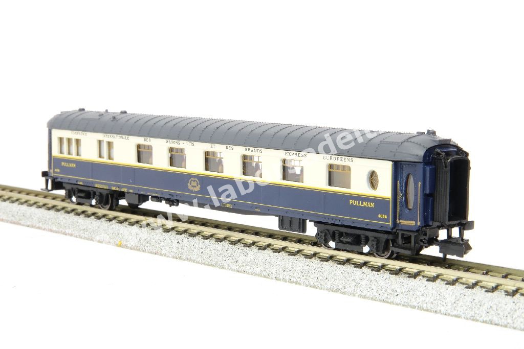 Arnold - HN4404 Coppia carrozze CIWL 'Fleche d or' composto da due carrozze pullman, livrea blu ...