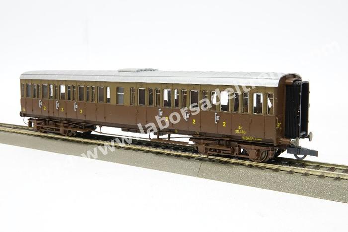 Roco - 44690 Carrozza 100 p. 2^ classe FS, livrea castano/isabella, ep. III