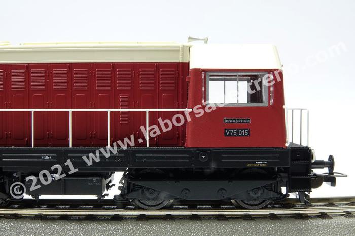 Piko - 52425 Locomotiva diesel DR V75, livrea bourdeaux con tetto ...