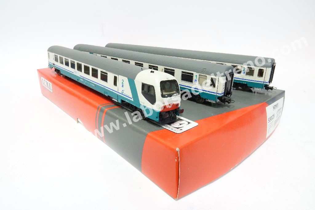 Acme - 55025 Set 'IC PLUS' FS Trenitalia con un pilota di 2° cl. A salone, una 2° e una 1° tipo ...