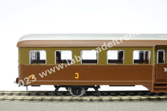 Rivarossi - HR4147 Carrozza corbellini a 2 assi di 3a cl. FS, livrea ...