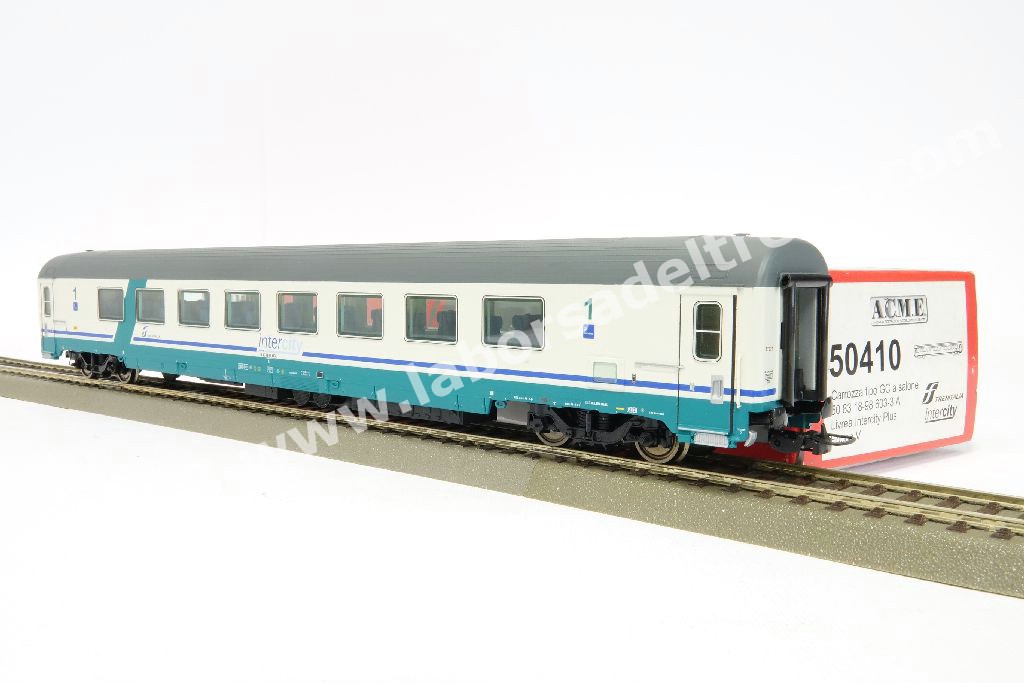 Acme - 50410 Carrozza Gran Confort a salone di 1a cl. FS Trenitalia, livrea 'IC PLUS', logo ...