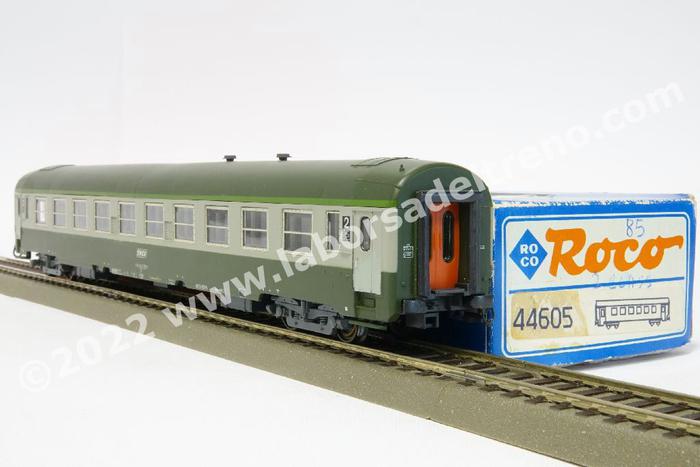 Roco - 44605 Carrozza tipo Y di 2a cl. SNCF, livrea grigio/verde, ep. IV
