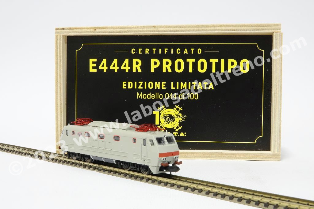 Pirata - 1200 Locomotiva elettrica FS E 444R 066 'Prototipo', livrea ...