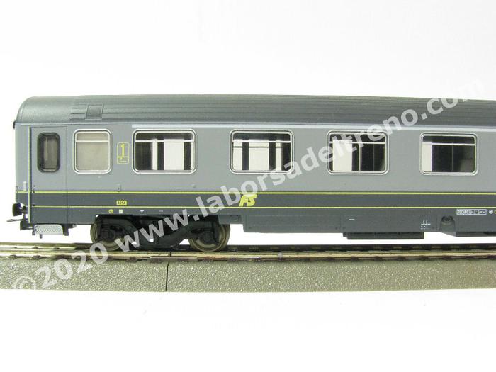 Lima - 309529 Carrozza tipo Z1 di 1a cl. FS, livrea bigrigio con ...