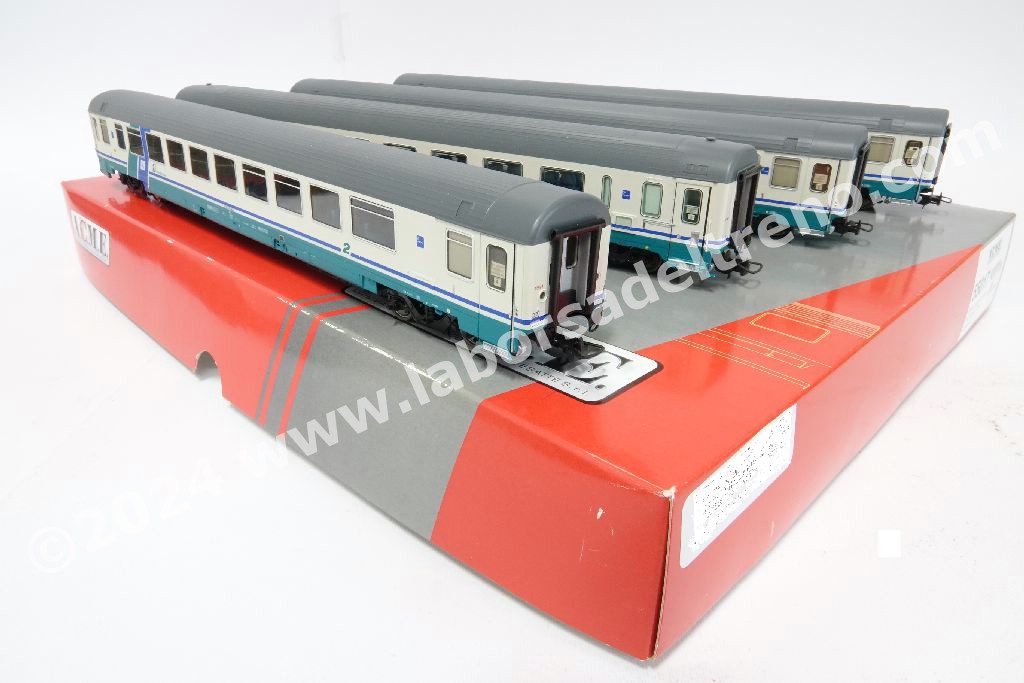 Acme - 55017 Set 'IC Vittorio Alfieri' FS Trenitalia con una 1°cl. GC e tre 2°cl. tipo Z, una ...