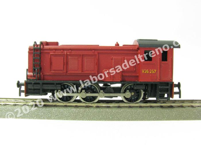 Trix - 2464R Loco diesel da manovra V36 257 delle DB, livrea rossa con ...