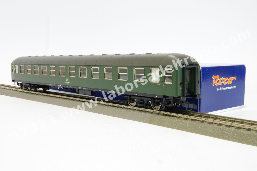 Roco - 45863 Carrozza tipo X di 2a cl. Bum 232 DB, livrea verde, ep. IV