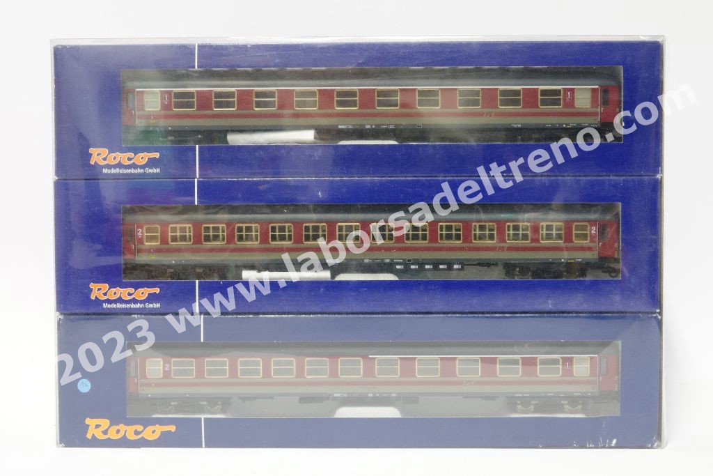 Roco - 64038 Tris carrozze FS tipo X con una 1a cl., una mista 1a/2a cl ...