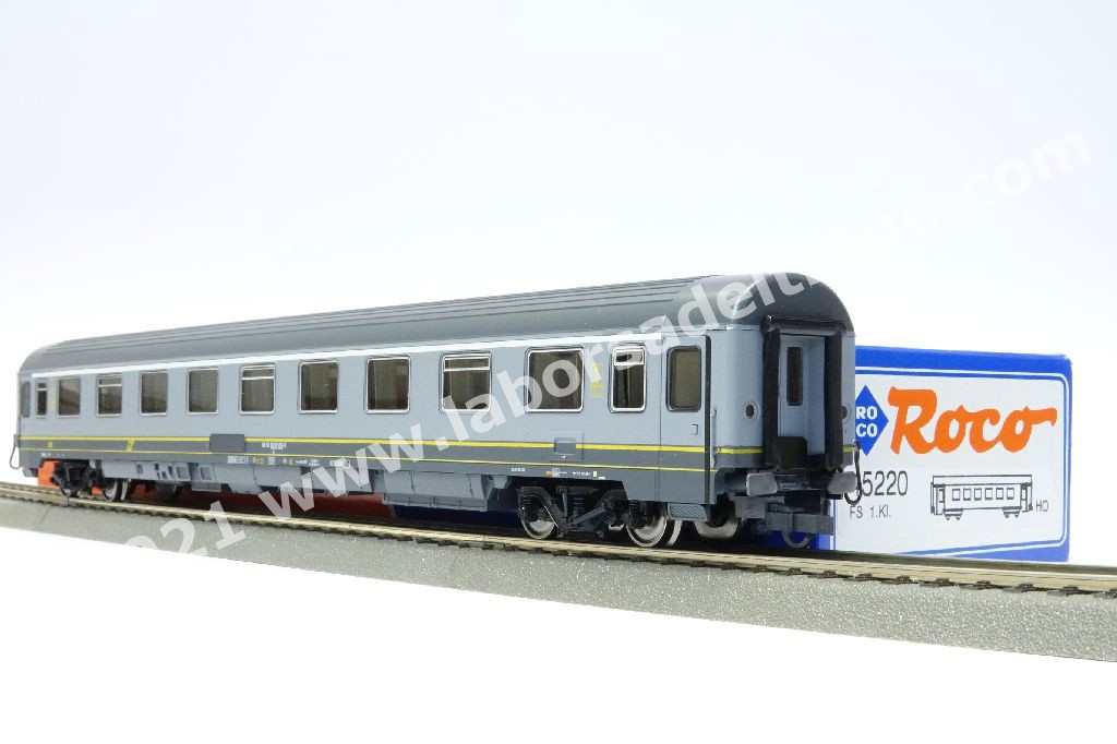 Roco - 45220 Carrozza eurofima di 1a cl. FS, livrea bigrigio con ...