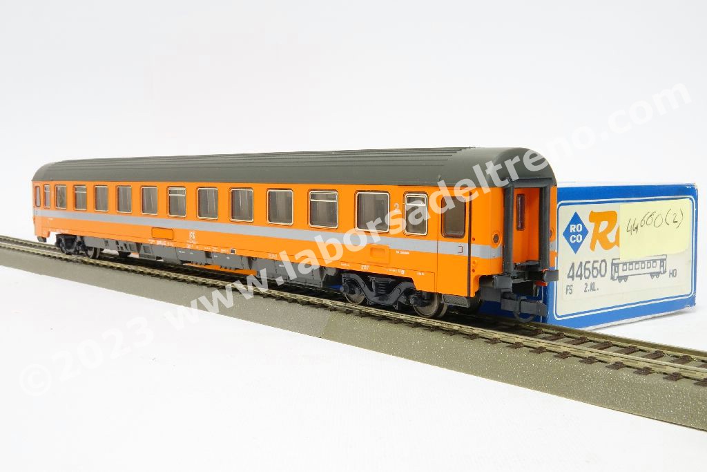 Roco - 44660 Carrozza di 2° cl. Eurofima FS, livrea arancio, logo TV ...