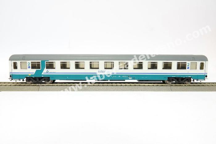 Acme - 55025 Set 'IC PLUS' FS Trenitalia con un pilota di 2° cl. A ...