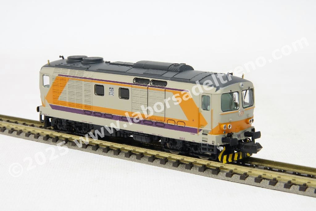 Arnold - HN2574 Locomotiva diesel FS D 445 di 3° serie, vetri piani ...