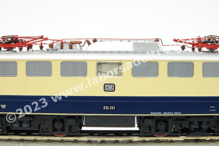 Roco - 73622 Locomotiva elettrica DB E10 251, livrea blu/crema, logo biscotto, epoca III ...