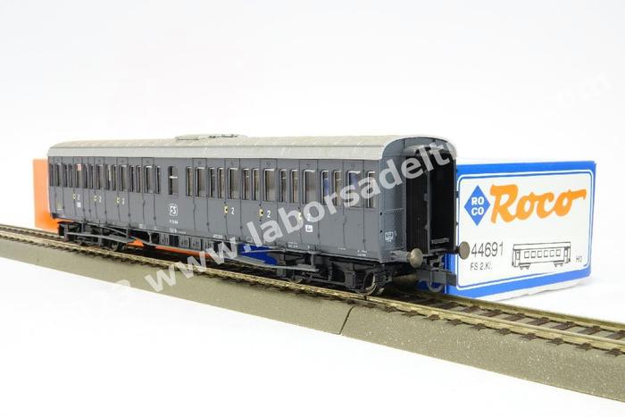 Roco - 44691(2) Carrozza FS tipo centoporte, 2a classe, B 37098, livrea ...