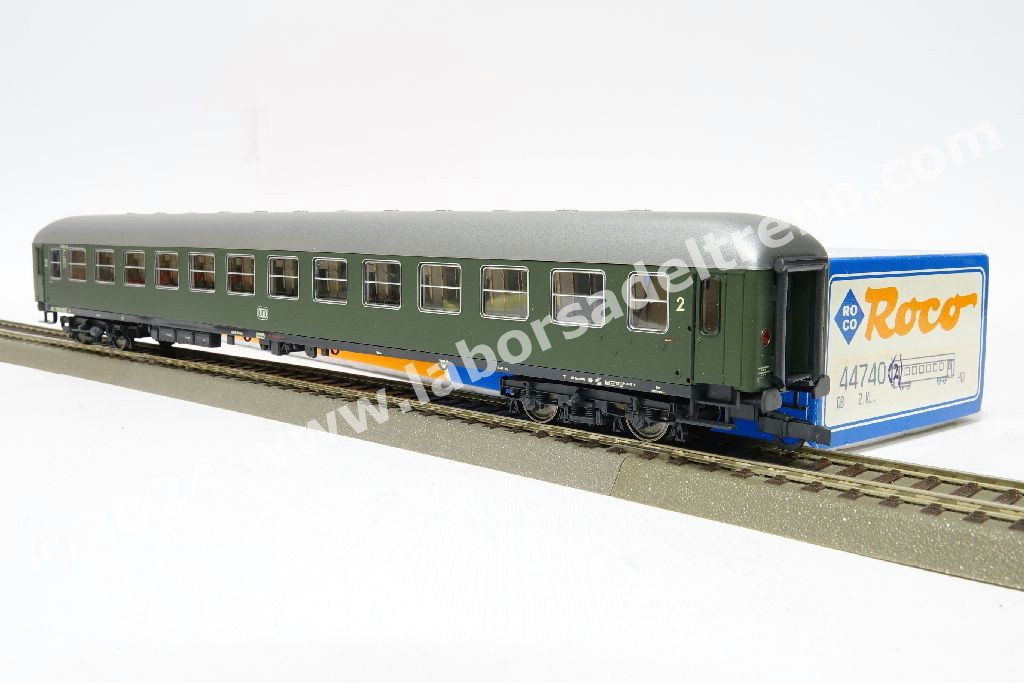 Roco - 44740 Carrozza tipo X di 2a classe DB, livrea verde, ep. III