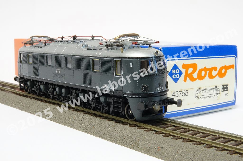 Roco - 43758 Loco el. E 18 della DRG, livrea grigia, ep. II