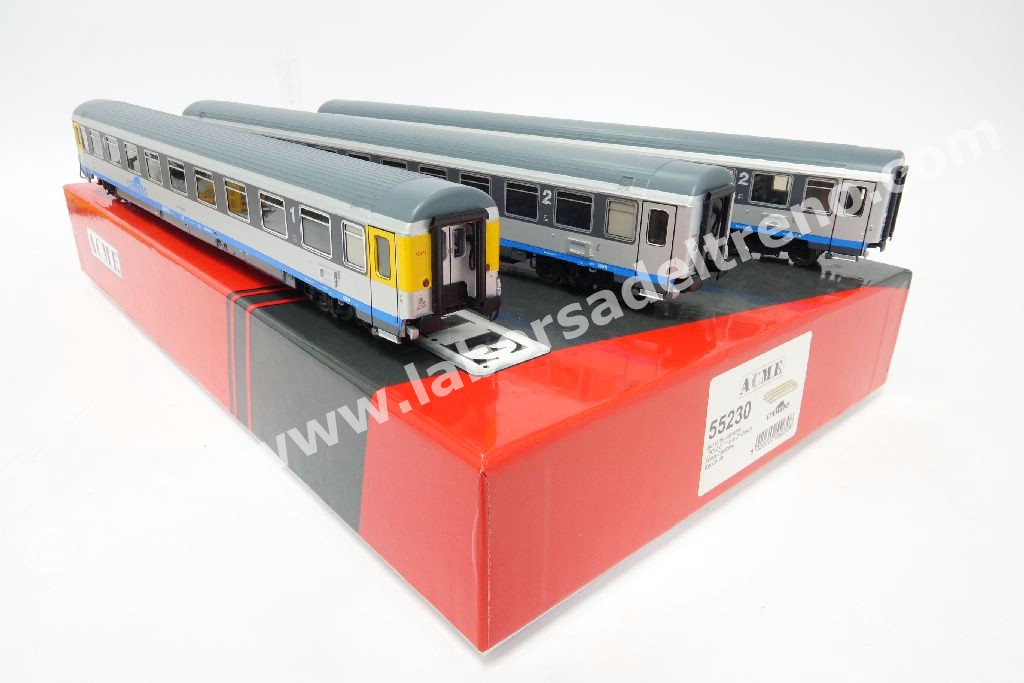 Acme - 55230 Set tre carrozze FS tipo Z una 1°cl. e due 2°cl., livrea e ...